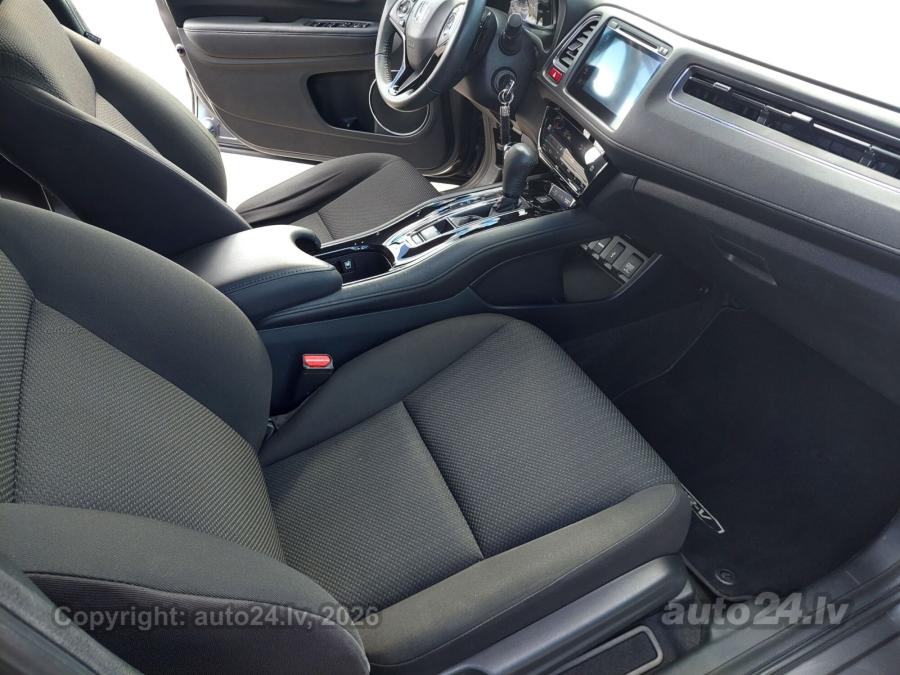Grey Honda HR-V 2018 in Tallinn, with an engine capacity of 1.50 L and mileage of 150 thousand km for 14200 €, photo 19 on AUTOMOTO.COM.LV