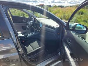 Grey Honda HR-V 2018 in Tallinn, with an engine capacity of 1.50 L and mileage of 150 thousand km for 14200 €, photo 20 on AUTOMOTO.COM.LV