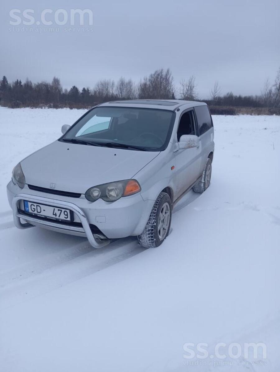 Honda HR-V 1999 in Valka, with an engine capacity of 1.60 L and mileage of 0 thousand km for 1100 €, photo 4 on AUTOMOTO.COM.LV