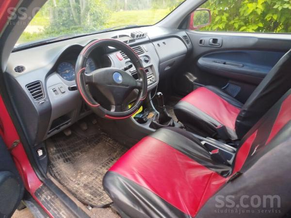 Sarkans Honda HR-V 1999 Talsi, ar dzinēja tilpumu 1.60 L un nobraukumu 273 tūkst. km par 950 €, foto 5 vietnē AUTOMOTO.COM.LV