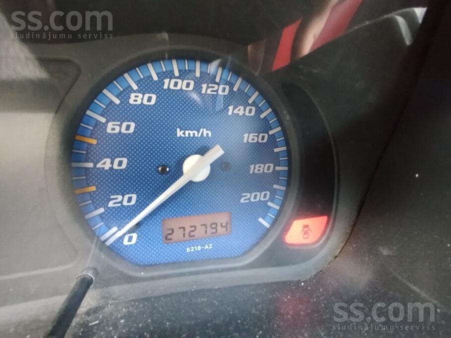 Sarkans Honda HR-V 1999 Talsi, ar dzinēja tilpumu 1.60 L un nobraukumu 273 tūkst. km par 950 €, foto 8 vietnē AUTOMOTO.COM.LV