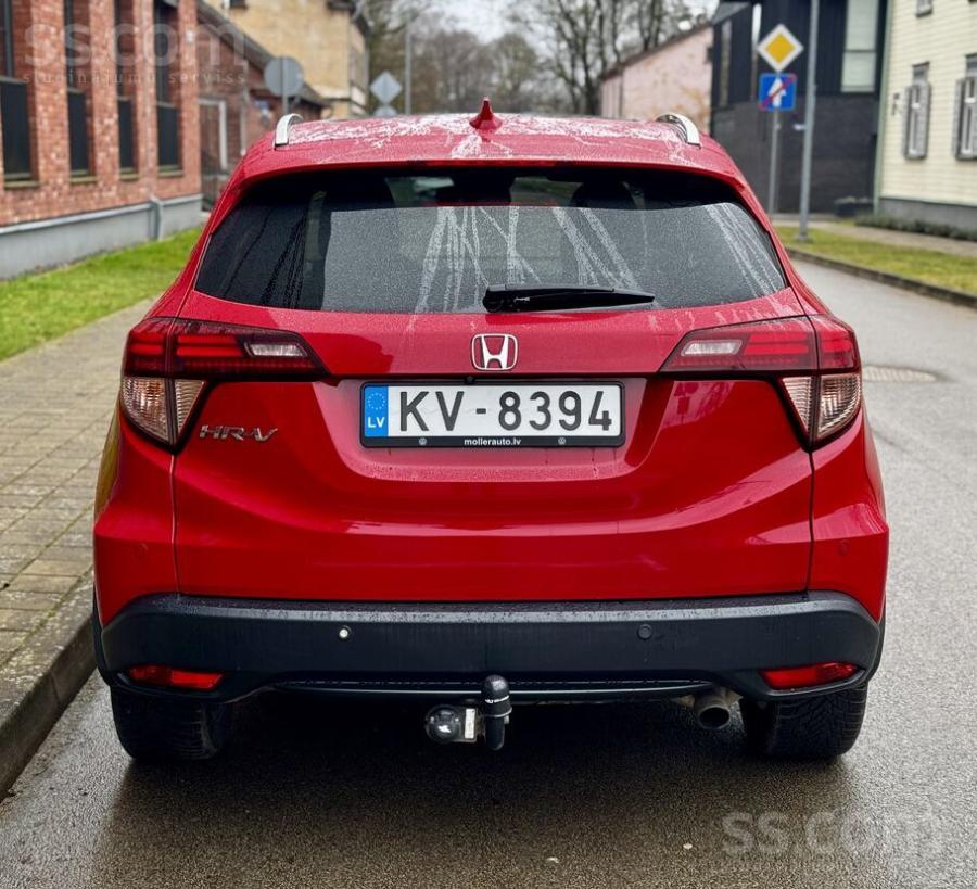 Sarkans Honda HR-V 2017 Rīga, ar dzinēja tilpumu 1.50 L un nobraukumu 79 tūkst. km par 14999 €, foto 5 vietnē AUTOMOTO.COM.LV