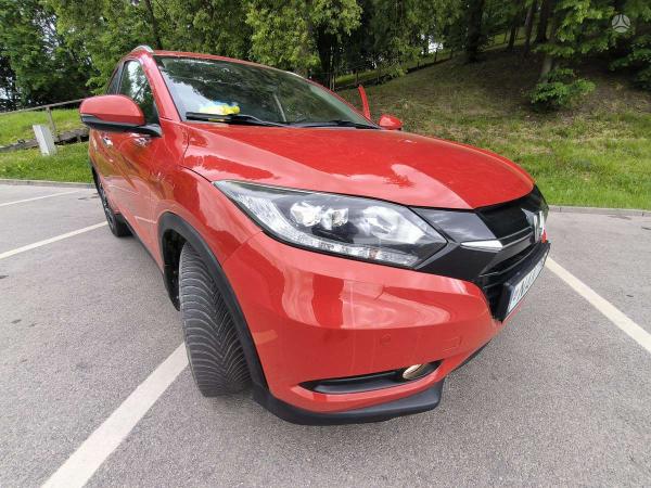 Sarkans Honda HR-V 2017 Kauņa, ar dzinēja tilpumu 1.50 L un nobraukumu 80 tūkst. km par 13700 €, foto 8 vietnē AUTOMOTO.COM.LV