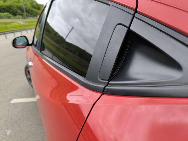 Sarkans Honda HR-V 2017 Kauņa, ar dzinēja tilpumu 1.50 L un nobraukumu 80 tūkst. km par 13700 €, foto 9 vietnē AUTOMOTO.COM.LV