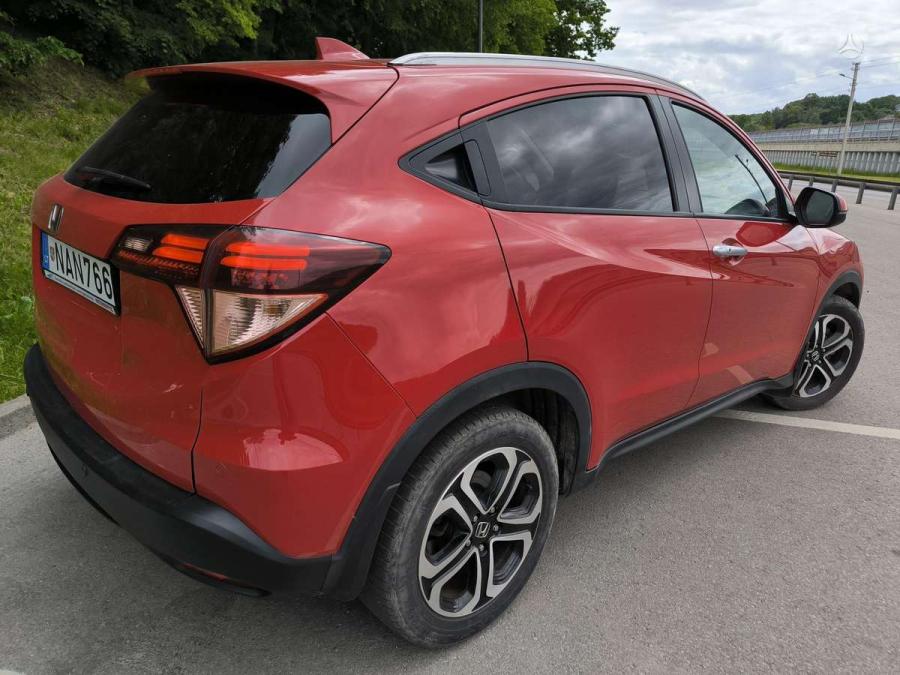 Sarkans Honda HR-V 2017 Kauņa, ar dzinēja tilpumu 1.50 L un nobraukumu 80 tūkst. km par 13700 €, foto 5 vietnē AUTOMOTO.COM.LV