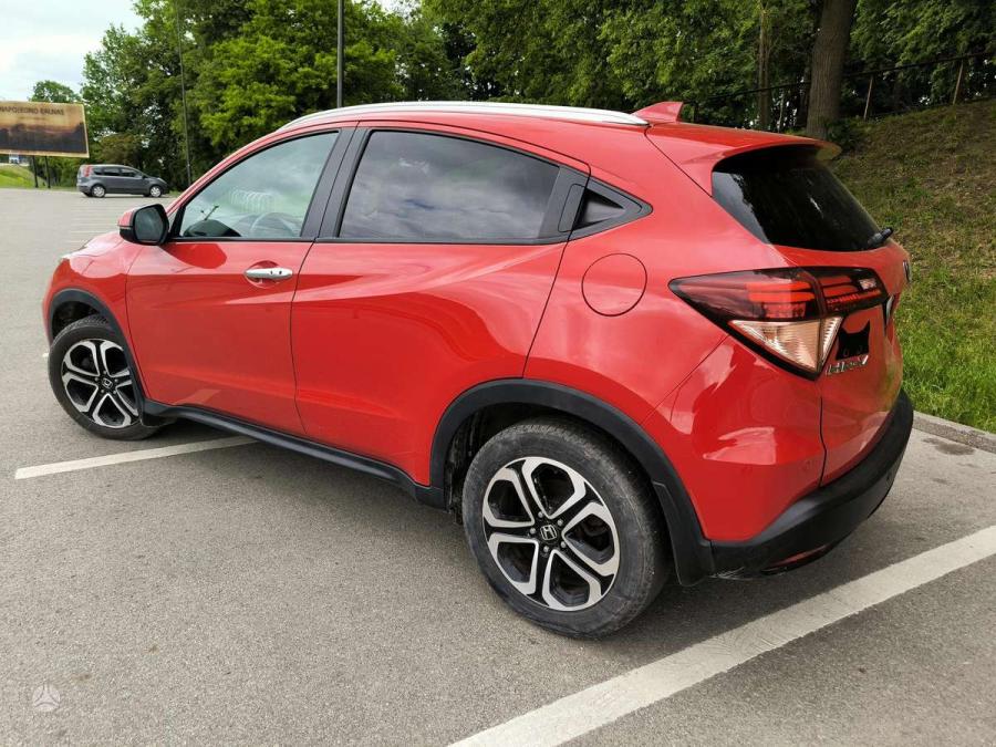 Sarkans Honda HR-V 2017 Kauņa, ar dzinēja tilpumu 1.50 L un nobraukumu 80 tūkst. km par 13700 €, foto 8 vietnē AUTOMOTO.COM.LV