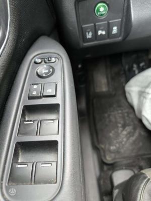 Sarkans Honda HR-V 2017 Kauņa, ar dzinēja tilpumu 1.50 L un nobraukumu 80 tūkst. km par 13700 €, foto 25 vietnē AUTOMOTO.COM.LV