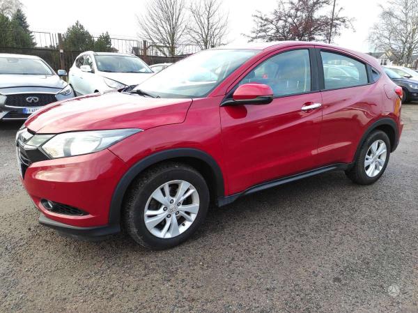 Red Honda HR-V 2018 in Panevezys, with an engine capacity of 1.60 L and mileage of 239 thousand km for 9000 €, photo 7 on AUTOMOTO.COM.LV