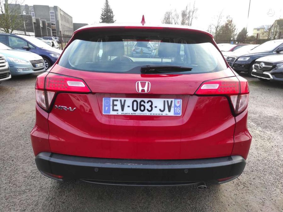 Sarkans Honda HR-V 2018 Panevēža, ar dzinēja tilpumu 1.60 L un nobraukumu 239 tūkst. km par 9000 €, foto 10 vietnē AUTOMOTO.COM.LV