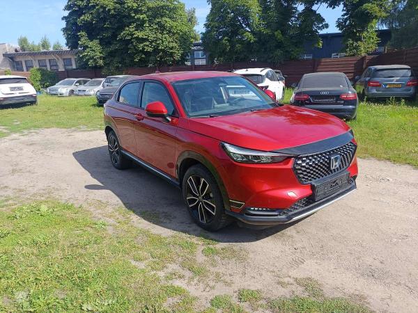 Sarkans Honda HR-V 2022 Marijampole, ar dzinēja tilpumu 1.50 L un nobraukumu 24 tūkst. km par 21999 €, foto 3 vietnē AUTOMOTO.COM.LV