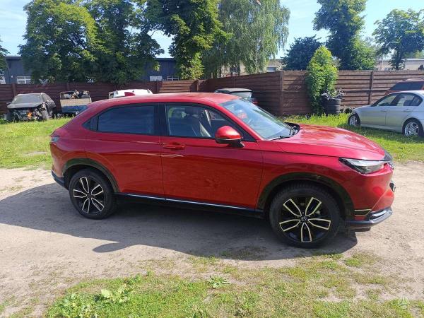 Sarkans Honda HR-V 2022 Marijampole, ar dzinēja tilpumu 1.50 L un nobraukumu 24 tūkst. km par 21999 €, foto 4 vietnē AUTOMOTO.COM.LV
