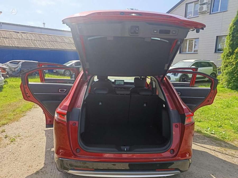 Sarkans Honda HR-V 2022 Marijampole, ar dzinēja tilpumu 1.50 L un nobraukumu 24 tūkst. km par 21999 €, foto 13 vietnē AUTOMOTO.COM.LV