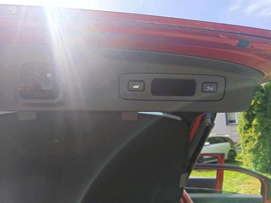 Sarkans Honda HR-V 2022 Marijampole, ar dzinēja tilpumu 1.50 L un nobraukumu 24 tūkst. km par 21999 €, foto 14 vietnē AUTOMOTO.COM.LV
