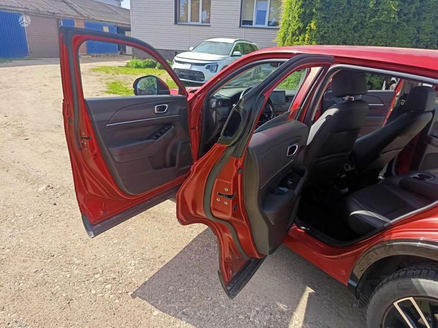 Sarkans Honda HR-V 2022 Marijampole, ar dzinēja tilpumu 1.50 L un nobraukumu 24 tūkst. km par 21999 €, foto 15 vietnē AUTOMOTO.COM.LV