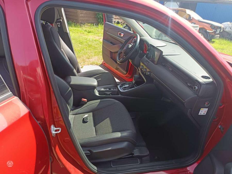 Sarkans Honda HR-V 2022 Marijampole, ar dzinēja tilpumu 1.50 L un nobraukumu 24 tūkst. km par 21999 €, foto 22 vietnē AUTOMOTO.COM.LV