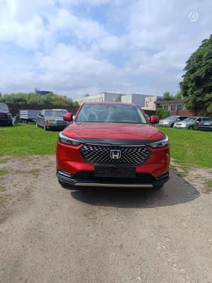 Sarkans Honda HR-V 2022 Marijampole, ar dzinēja tilpumu 1.50 L un nobraukumu 25 tūkst. km par 21799 €, foto 1 vietnē AUTOMOTO.COM.LV