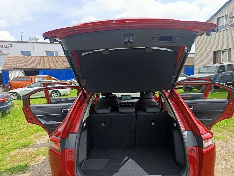 Red Honda HR-V 2022 in Marijampole, with an engine capacity of 1.50 L and mileage of 25 thousand km for 21699 €, photo 12 on AUTOMOTO.COM.LV