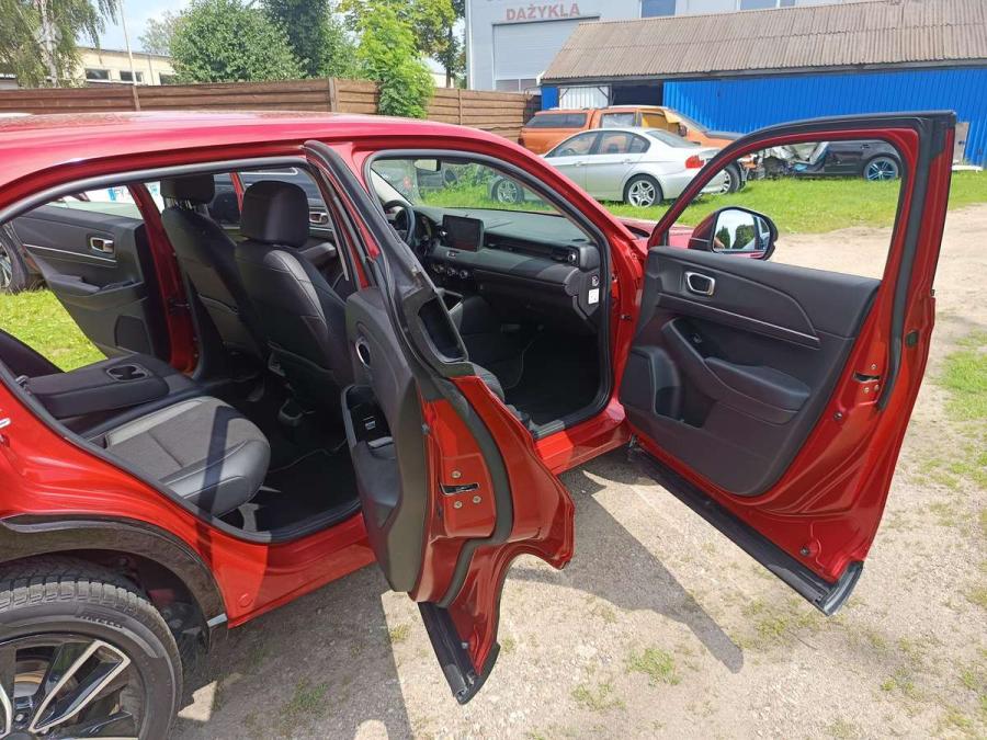 Red Honda HR-V 2022 in Marijampole, with an engine capacity of 1.50 L and mileage of 25 thousand km for 21699 €, photo 16 on AUTOMOTO.COM.LV