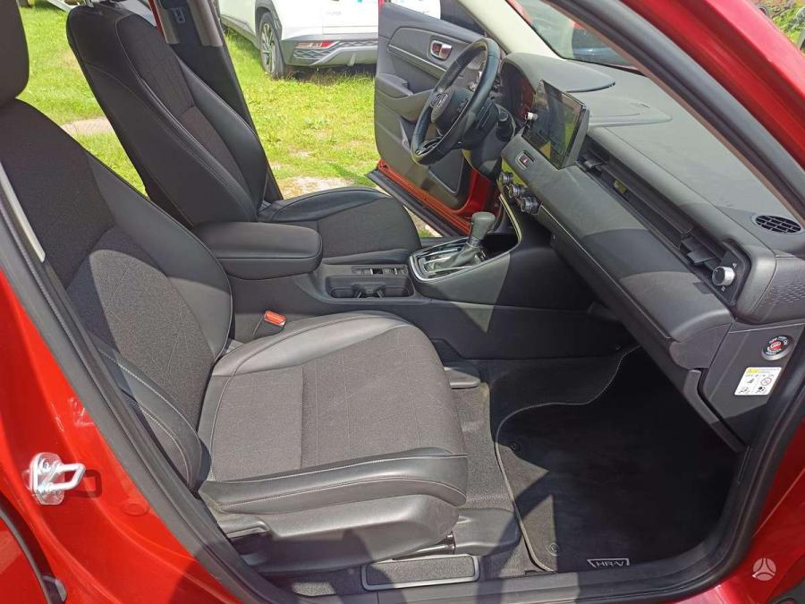Red Honda HR-V 2022 in Marijampole, with an engine capacity of 1.50 L and mileage of 25 thousand km for 21699 €, photo 30 on AUTOMOTO.COM.LV