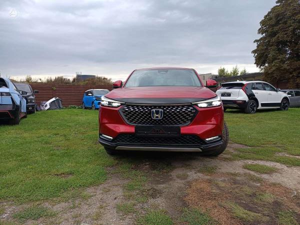 Sarkans Honda HR-V 2022 Marijampole, ar dzinēja tilpumu 1.50 L un nobraukumu 25 tūkst. km par 21499 €, foto 1 vietnē AUTOMOTO.COM.LV