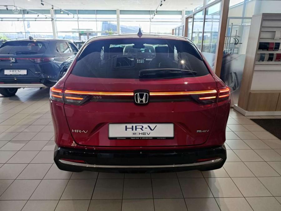 Red Honda HR-V 2026 in Vilnius, with an engine capacity of 1.50 L and mileage of 0 thousand km for 32490 €, photo 6 on AUTOMOTO.COM.LV