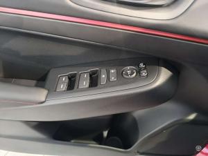 Red Honda HR-V 2026 in Vilnius, with an engine capacity of 1.50 L and mileage of 0 thousand km for 32490 €, photo 13 on AUTOMOTO.COM.LV