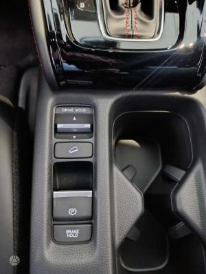 Red Honda HR-V 2026 in Vilnius, with an engine capacity of 1.50 L and mileage of 0 thousand km for 32490 €, photo 19 on AUTOMOTO.COM.LV