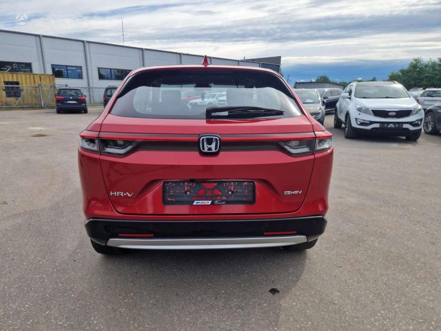 Red Honda HR-V 2022 in Ukmerge, with an engine capacity of 1.50 L and mileage of 107 thousand km for 20000 €, photo 8 on AUTOMOTO.COM.LV