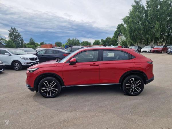 Red Honda HR-V 2022 in Ukmerge, with an engine capacity of 1.50 L and mileage of 107 thousand km for 20000 €, photo 10 on AUTOMOTO.COM.LV