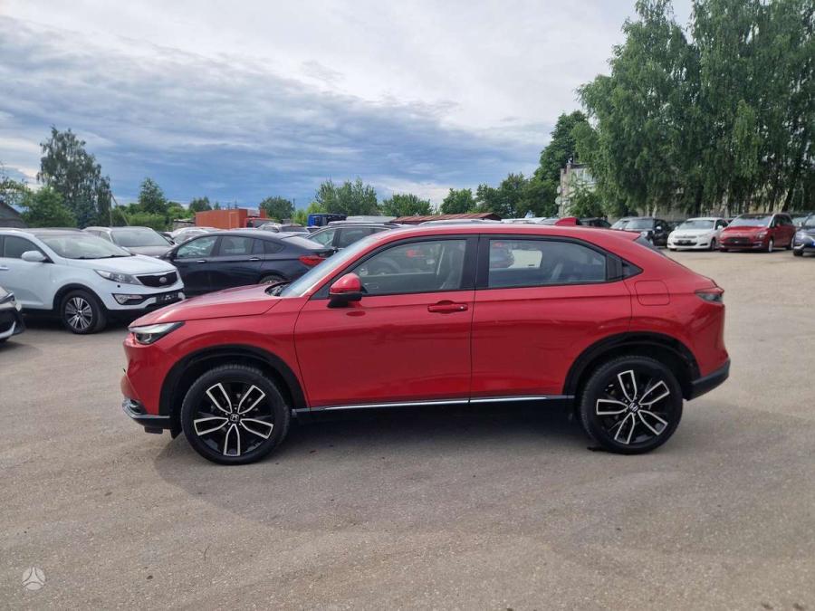 Red Honda HR-V 2022 in Ukmerge, with an engine capacity of 1.50 L and mileage of 107 thousand km for 20000 €, photo 11 on AUTOMOTO.COM.LV