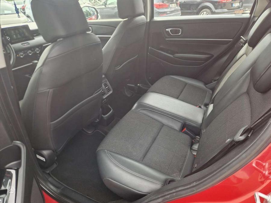 Red Honda HR-V 2022 in Ukmerge, with an engine capacity of 1.50 L and mileage of 107 thousand km for 20000 €, photo 14 on AUTOMOTO.COM.LV