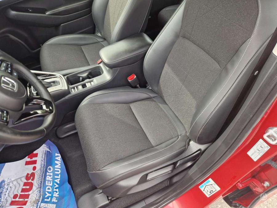 Red Honda HR-V 2022 in Ukmerge, with an engine capacity of 1.50 L and mileage of 107 thousand km for 20000 €, photo 20 on AUTOMOTO.COM.LV