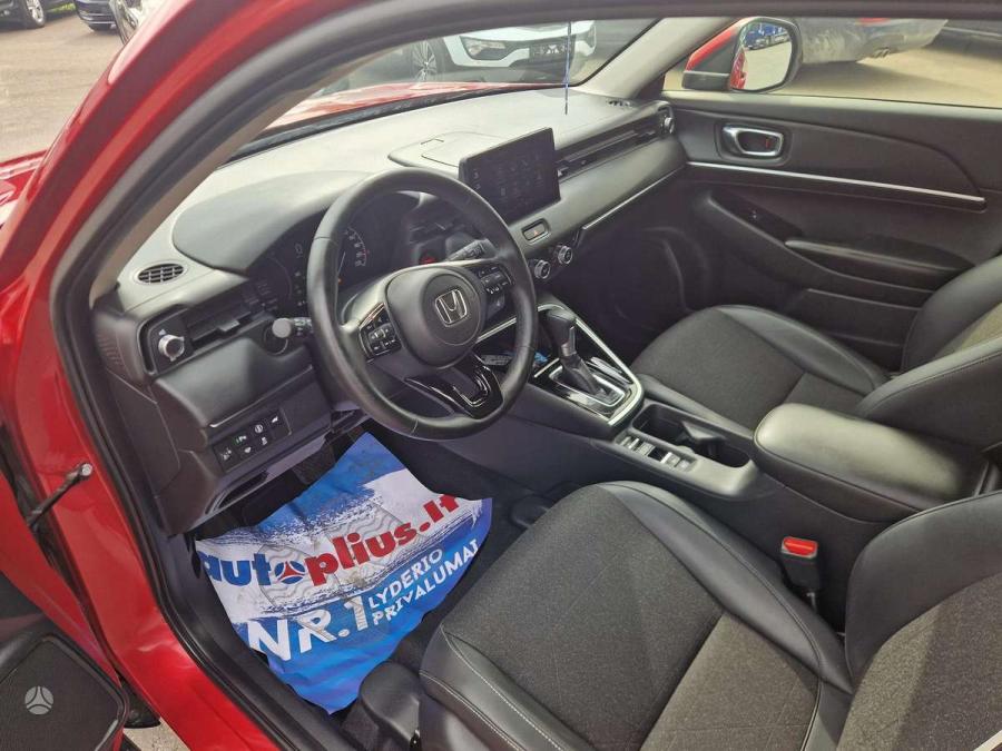 Red Honda HR-V 2022 in Ukmerge, with an engine capacity of 1.50 L and mileage of 107 thousand km for 20000 €, photo 21 on AUTOMOTO.COM.LV