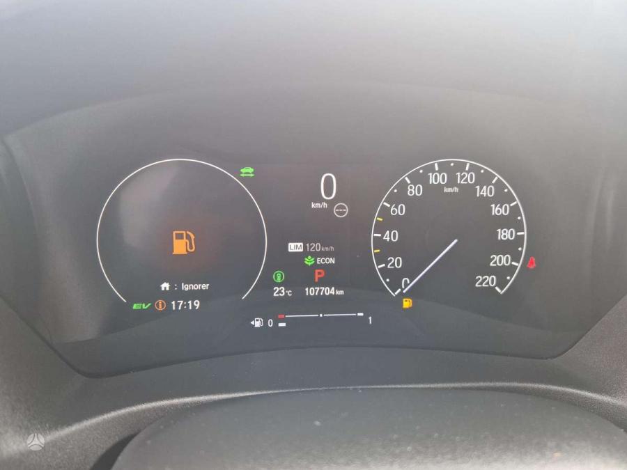 Red Honda HR-V 2022 in Ukmerge, with an engine capacity of 1.50 L and mileage of 107 thousand km for 20000 €, photo 24 on AUTOMOTO.COM.LV