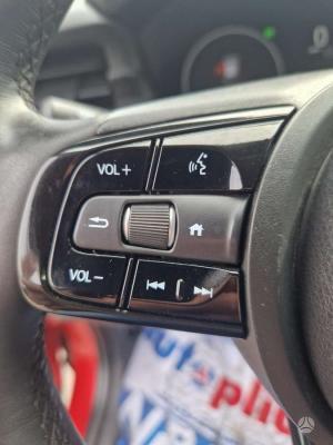 Red Honda HR-V 2022 in Ukmerge, with an engine capacity of 1.50 L and mileage of 107 thousand km for 20000 €, photo 30 on AUTOMOTO.COM.LV