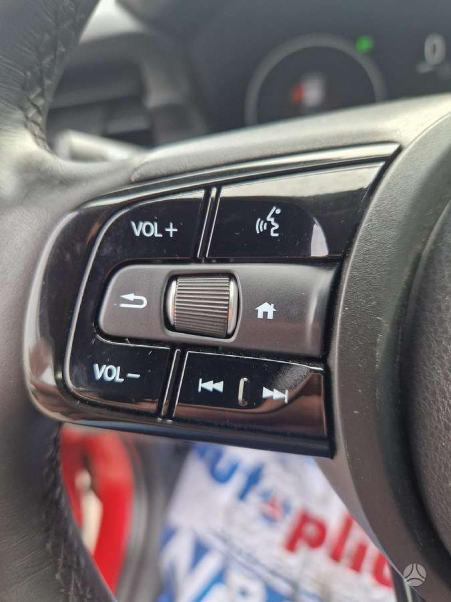 Red Honda HR-V 2022 in Ukmerge, with an engine capacity of 1.50 L and mileage of 107 thousand km for 20000 €, photo 30 on AUTOMOTO.COM.LV