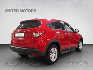 Red Honda HR-V 2016 in Tallinn, with an engine capacity of 1.50 L and mileage of 76 thousand km for 12990 €, photo 3 on AUTOMOTO.COM.LV