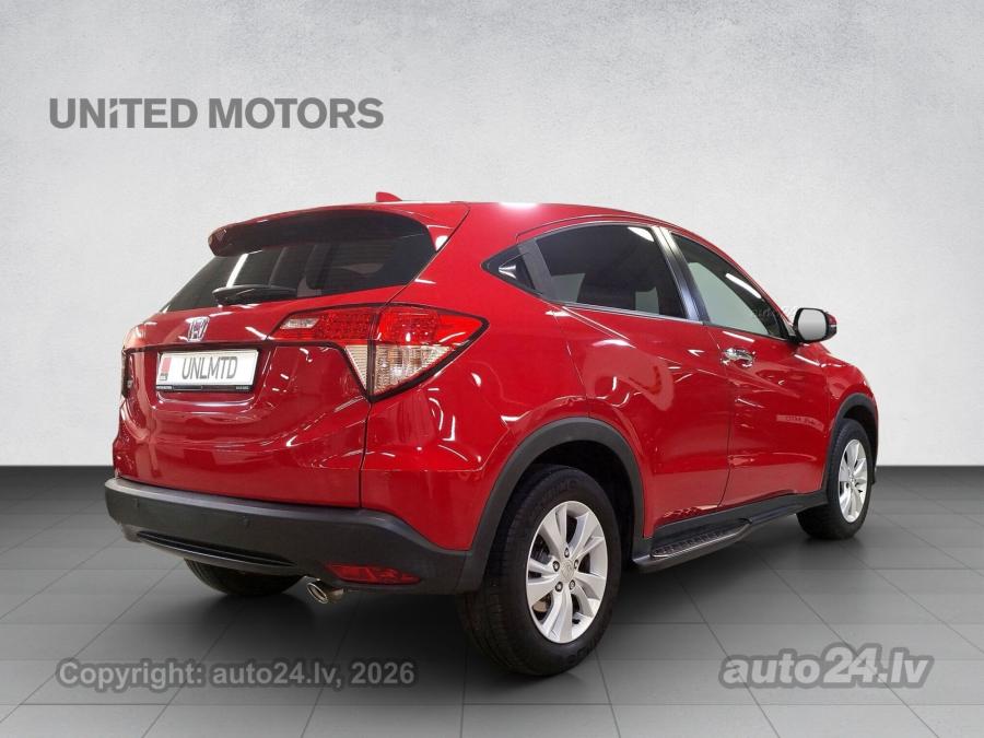 Red Honda HR-V 2016 in Tallinn, with an engine capacity of 1.50 L and mileage of 76 thousand km for 12990 €, photo 3 on AUTOMOTO.COM.LV