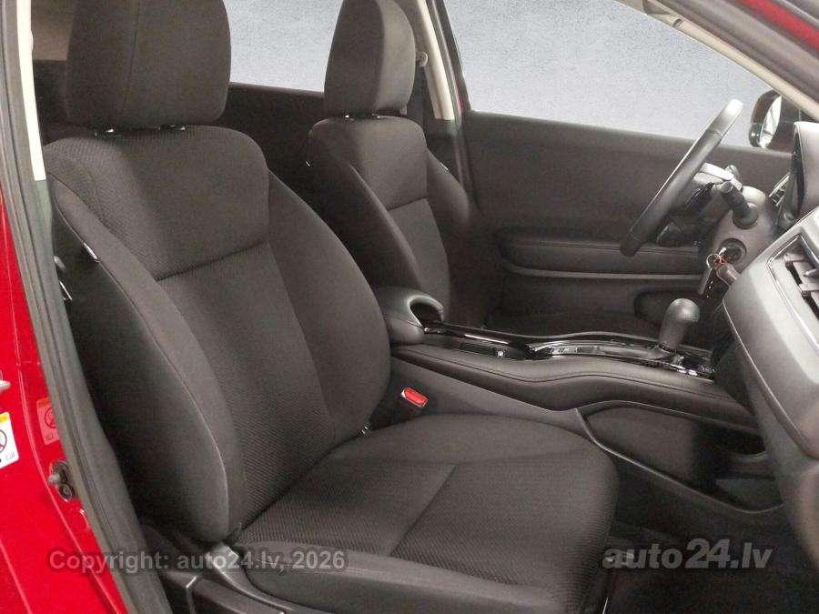 Red Honda HR-V 2016 in Tallinn, with an engine capacity of 1.50 L and mileage of 76 thousand km for 12990 €, photo 7 on AUTOMOTO.COM.LV
