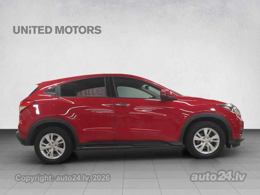 Red Honda HR-V 2016 in Tallinn, with an engine capacity of 1.50 L and mileage of 76 thousand km for 12990 €, photo 11 on AUTOMOTO.COM.LV
