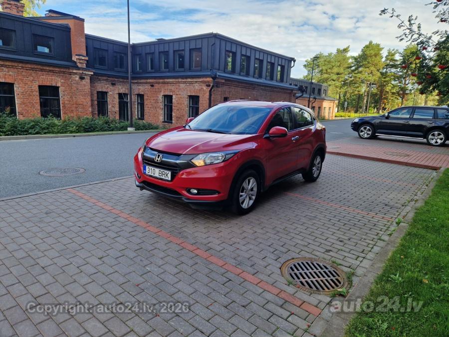 Красный Хонда ХРВ 2016 в Таллин, объемом двигателя 1.50 л и пробегом 227 тыс. км за 8399 €, фото 7 на AUTOMOTO.COM.LV