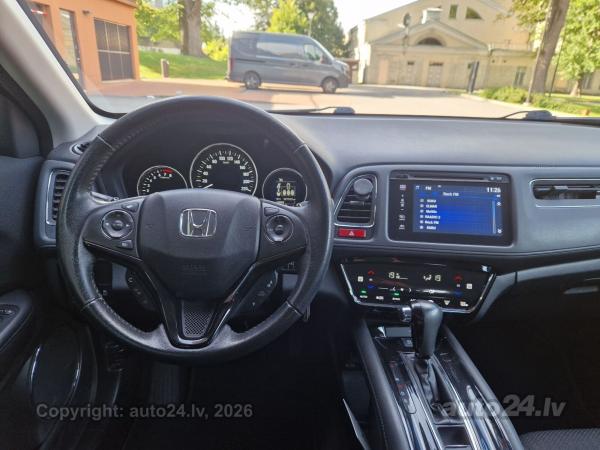 Sarkans Honda HR-V 2016 Tallina, ar dzinēja tilpumu 1.50 L un nobraukumu 227 tūkst. km par 8399 €, foto 9 vietnē AUTOMOTO.COM.LV