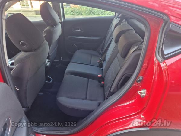 Sarkans Honda HR-V 2016 Tallina, ar dzinēja tilpumu 1.50 L un nobraukumu 227 tūkst. km par 8399 €, foto 11 vietnē AUTOMOTO.COM.LV