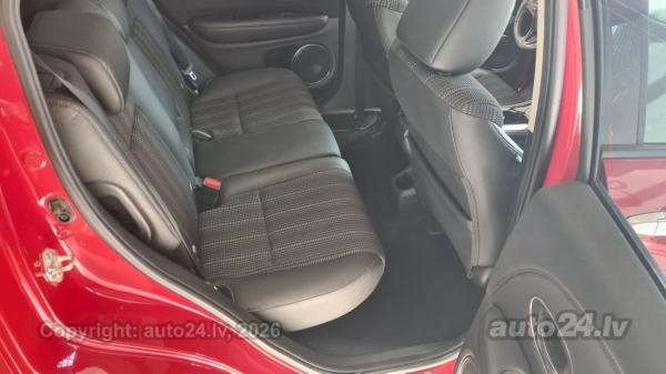 Red Honda HR-V 2018 in Tartu, with an engine capacity of 1.50 L and mileage of 86 thousand km for 16500 €, photo 7 on AUTOMOTO.COM.LV