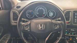 Red Honda HR-V 2018 in Tartu, with an engine capacity of 1.50 L and mileage of 86 thousand km for 16500 €, photo 11 on AUTOMOTO.COM.LV