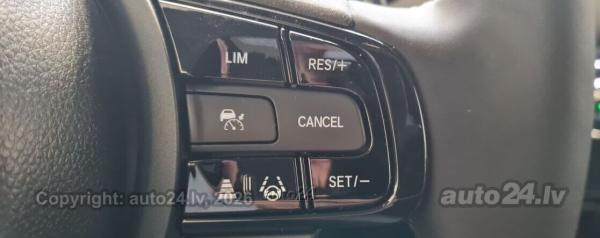 Sarkans Honda HR-V 2022 Tallina, ar dzinēja tilpumu 1.50 L un nobraukumu 85 tūkst. km par 32180 €, foto 5 vietnē AUTOMOTO.COM.LV