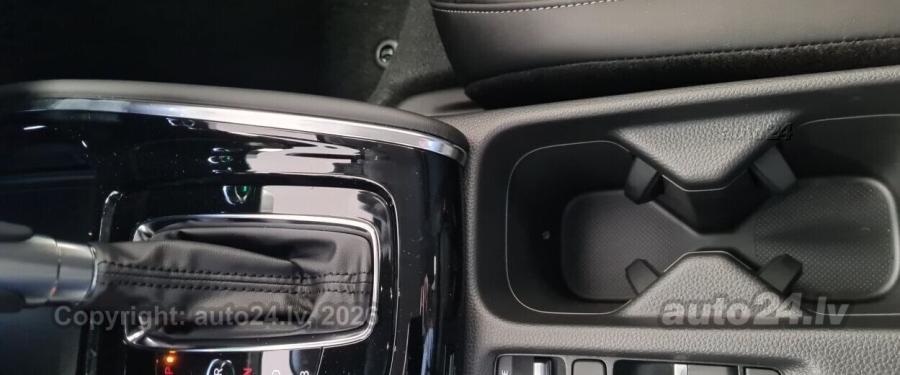 Sarkans Honda HR-V 2022 Tallina, ar dzinēja tilpumu 1.50 L un nobraukumu 85 tūkst. km par 32180 €, foto 7 vietnē AUTOMOTO.COM.LV
