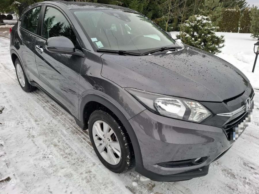 Violet Honda HR-V 2016 in Kaunas, with an engine capacity of 1.50 L and mileage of 110 thousand km for 10650 €, photo 2 on AUTOMOTO.COM.LV