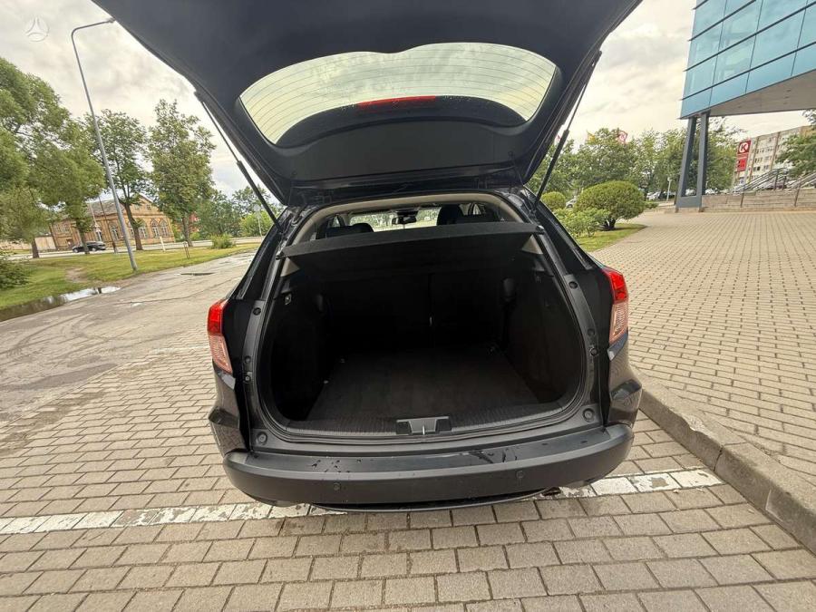 Violets Honda HR-V 2016 Šauļi, ar dzinēja tilpumu 1.50 L un nobraukumu 138 tūkst. km par 13500 €, foto 6 vietnē AUTOMOTO.COM.LV