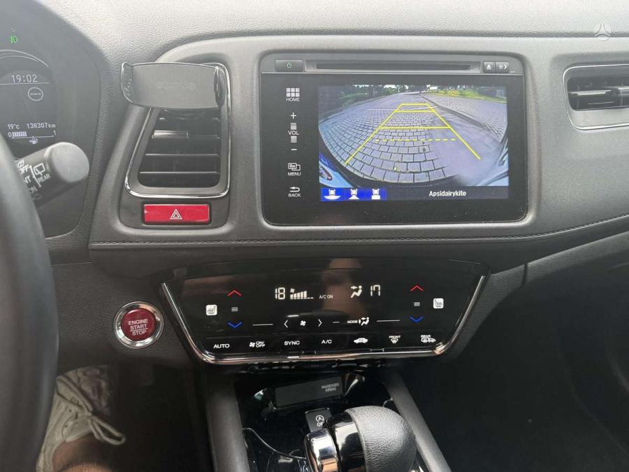 Violets Honda HR-V 2016 Šauļi, ar dzinēja tilpumu 1.50 L un nobraukumu 138 tūkst. km par 13500 €, foto 10 vietnē AUTOMOTO.COM.LV